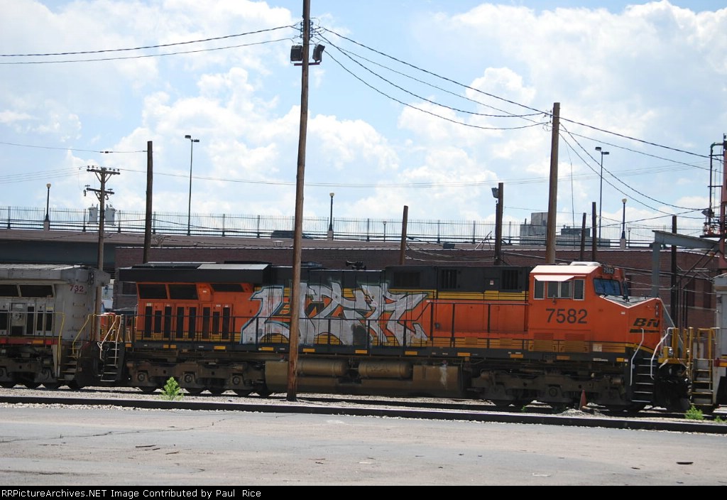 BNSF 7582